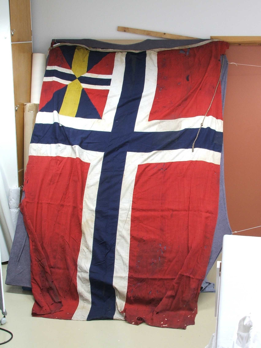 Flagg - Nordfjord Folkemuseum / DigitaltMuseum