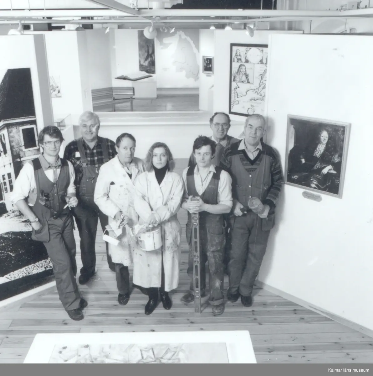 Från uppbyggnaden av det nya museet. Från vänster Kjell Arvidsson, Ove ...