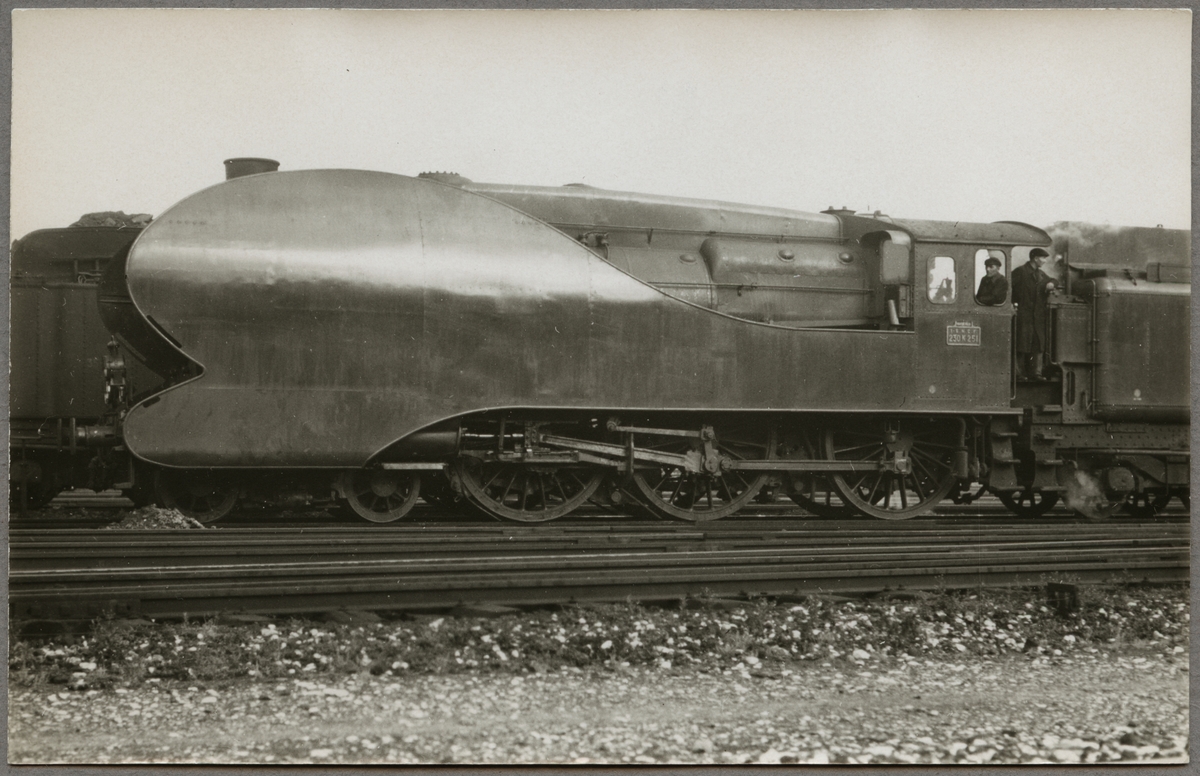 Société Nationale des Chemins de fer Français, SNCF 230 K 251 med ...