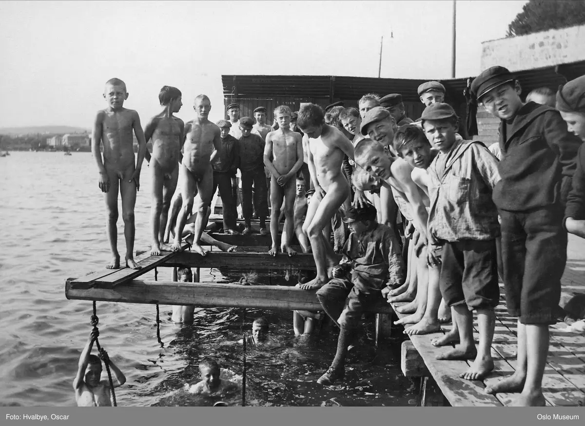 Badende gutter - Oslo Museum / DigitaltMuseum